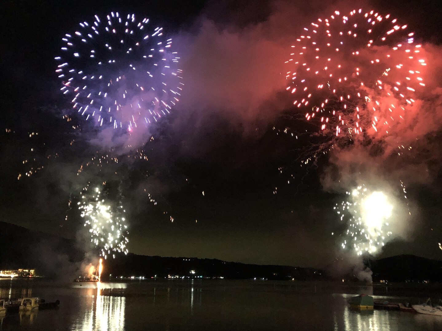 第90回 山中湖報湖祭の花火🎆を見に行... / kiyoさんのモーメント | YAMAP / ヤマップ