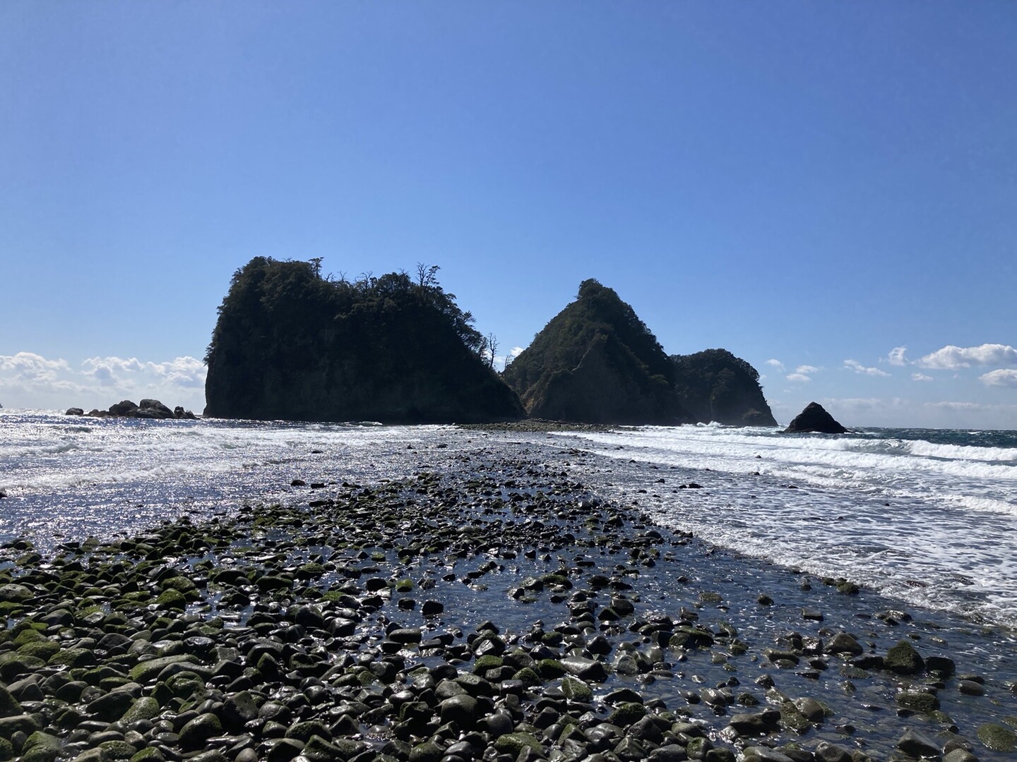 伊豆 堂ヶ島 トンボロ 強風ですごい波。... / koyunisoさんのモーメント | YAMAP / ヤマップ