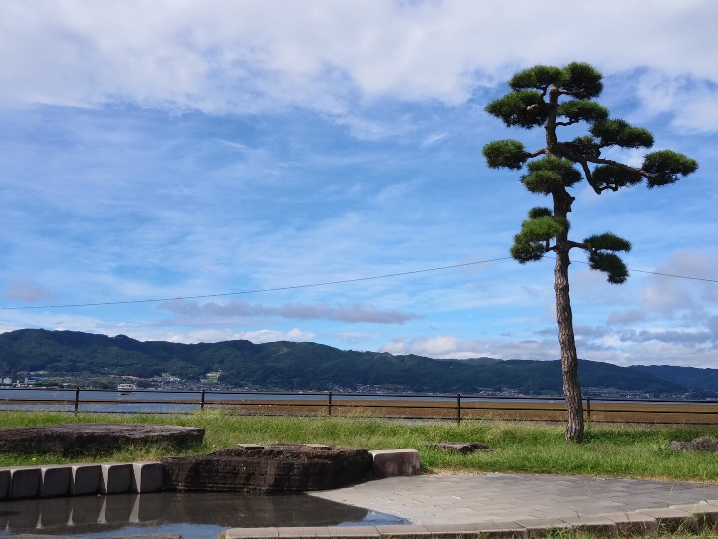 諏訪湖に来ています！朝から足湯を楽しみま... / Rileyさんのモーメント | YAMAP / ヤマップ