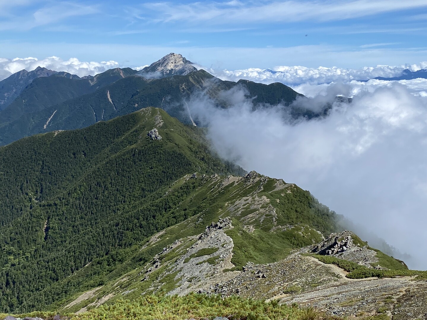 小太郎山のはずが...北岳 / mahmoさんの北岳・間ノ岳・農鳥岳の活動データ | YAMAP / ヤマップ