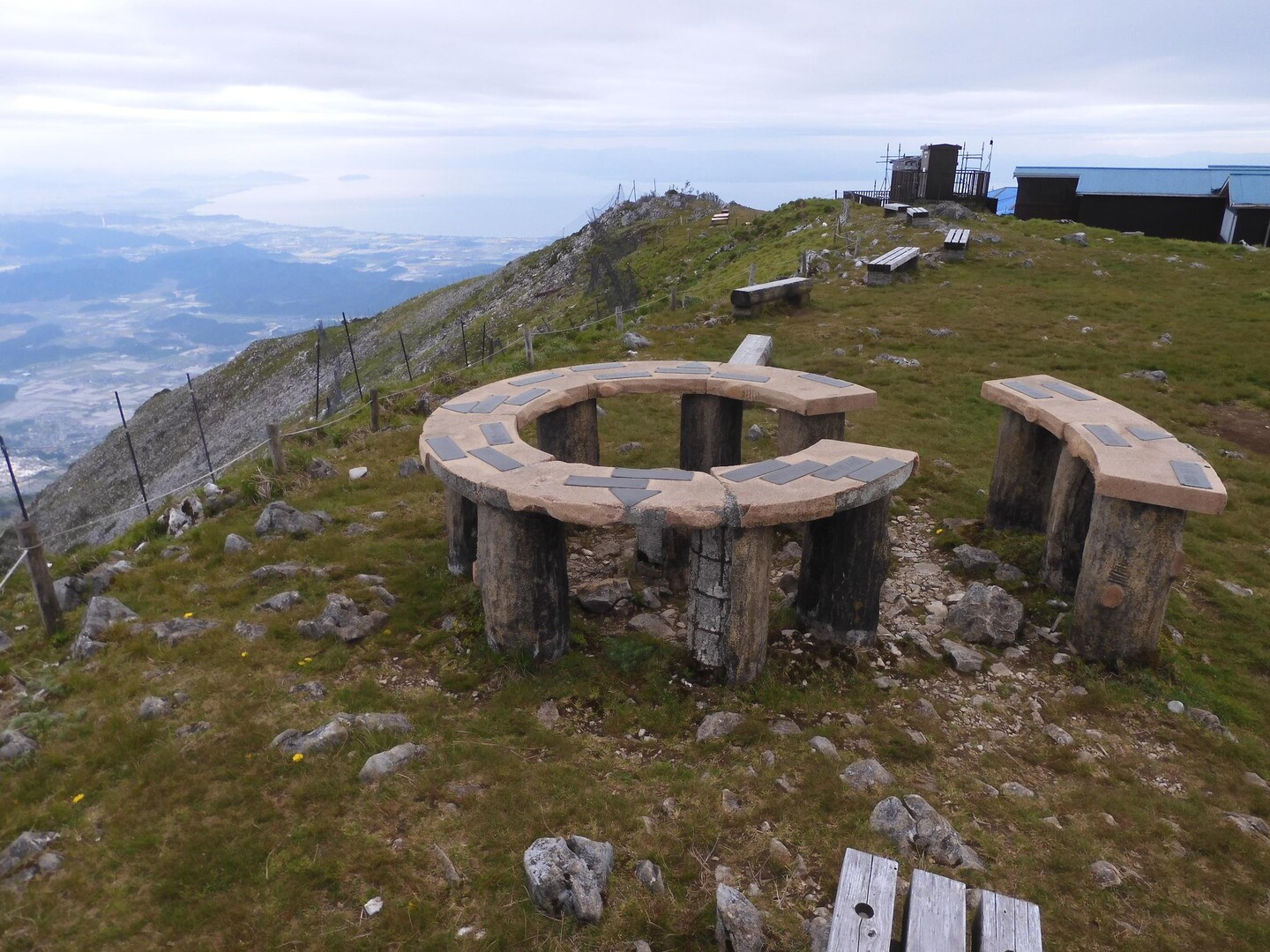 百名山 滋賀県 伊吹山1377.3m 上平寺(じょうへいじ) / dyyyさんの伊吹山・伊吹高原・御座峰の活動データ | YAMAP / ヤマップ