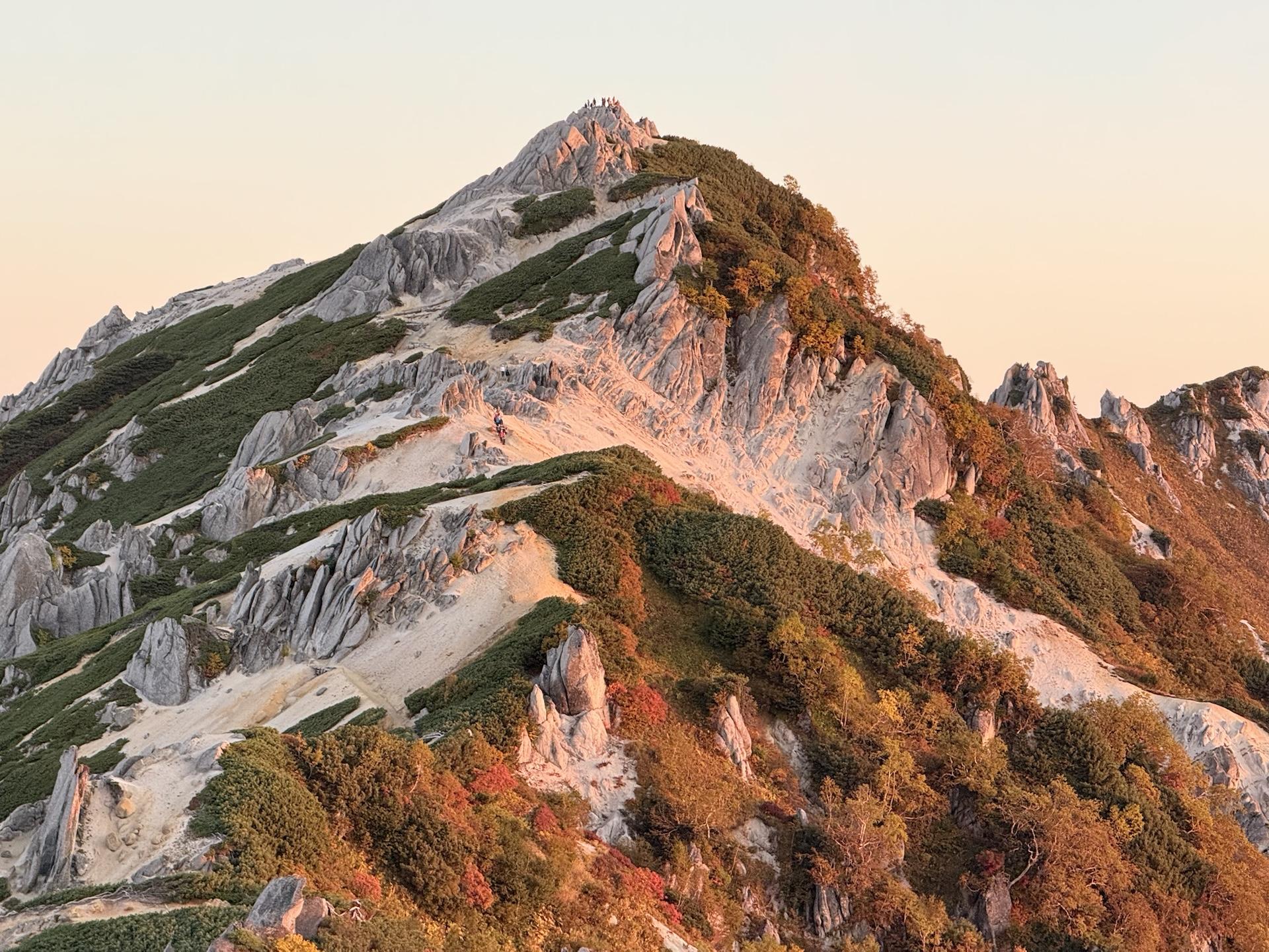 紅葉速報2025【燕岳・大天井岳】 / なんなるするさんの常念岳・大天井岳・燕岳の活動データ | YAMAP / ヤマップ