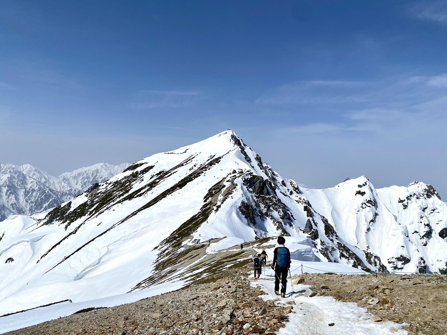 【唐松岳】残雪の名峰で両足が攣る / random walkerさんの鹿島槍ヶ岳・五竜岳（五龍岳）・唐松岳の活動データ | YAMAP / ヤマップ