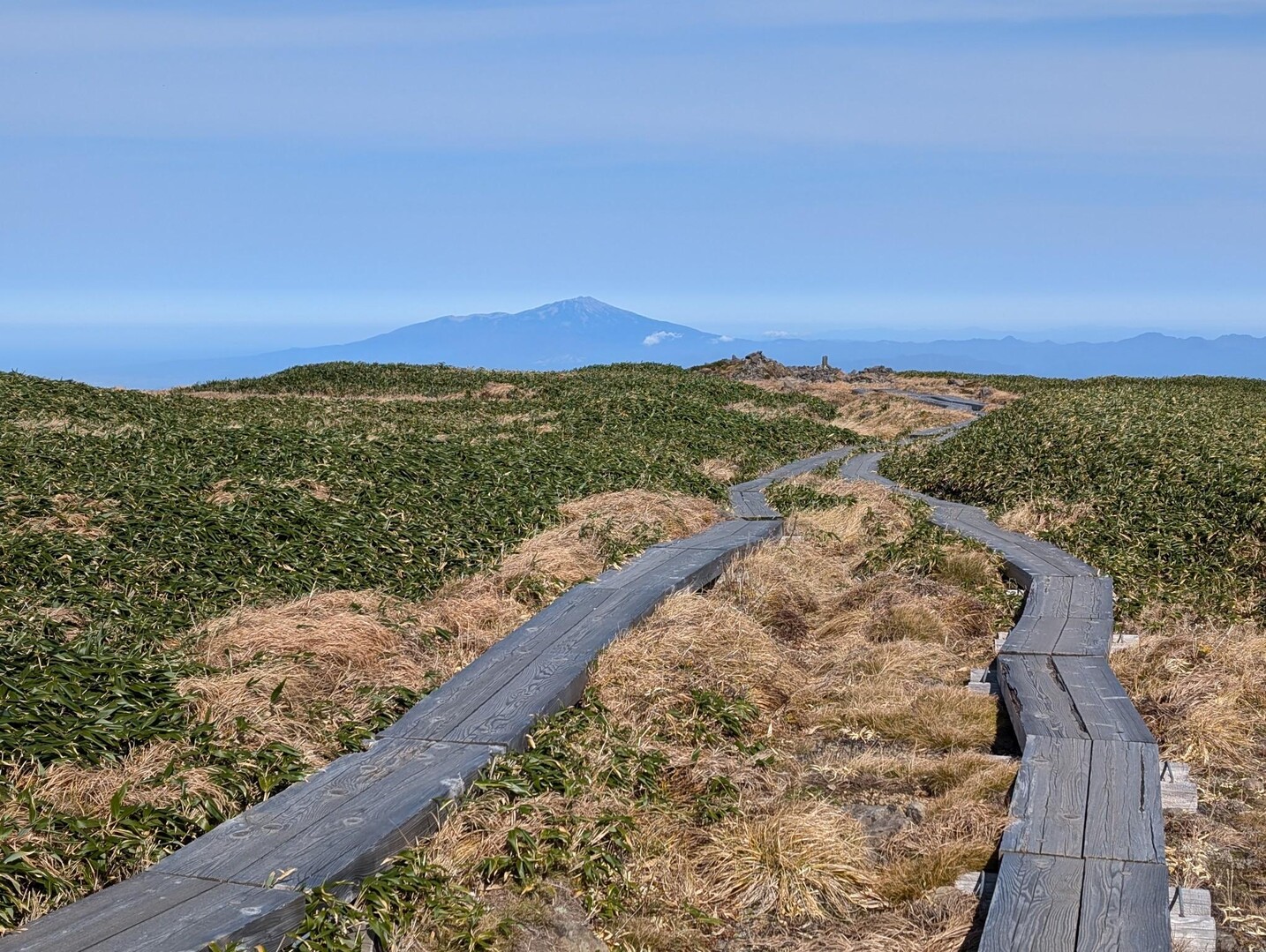 月山・オモワシ山・二ノ岳・柴灯森・姥ヶ岳 / haru.isoさんの月山の活動データ | YAMAP / ヤマップ