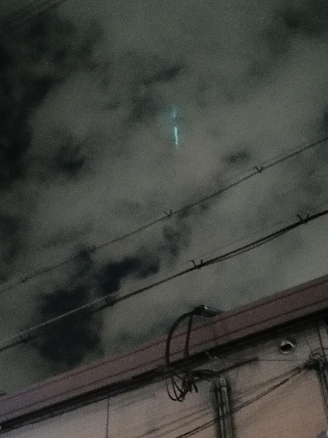 【UFO?】空に怪光線が… 大阪市新今... / 好キ山軟式登山倶樂部部長さんのモーメント | YAMAP / ヤマップ