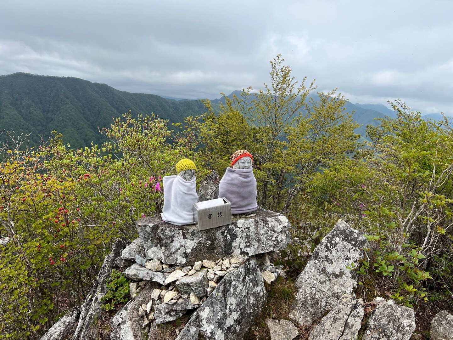山梨百名山の釈迦ヶ岳での1枚。 お地蔵様... / Tagmsさんのモーメント | YAMAP / ヤマップ