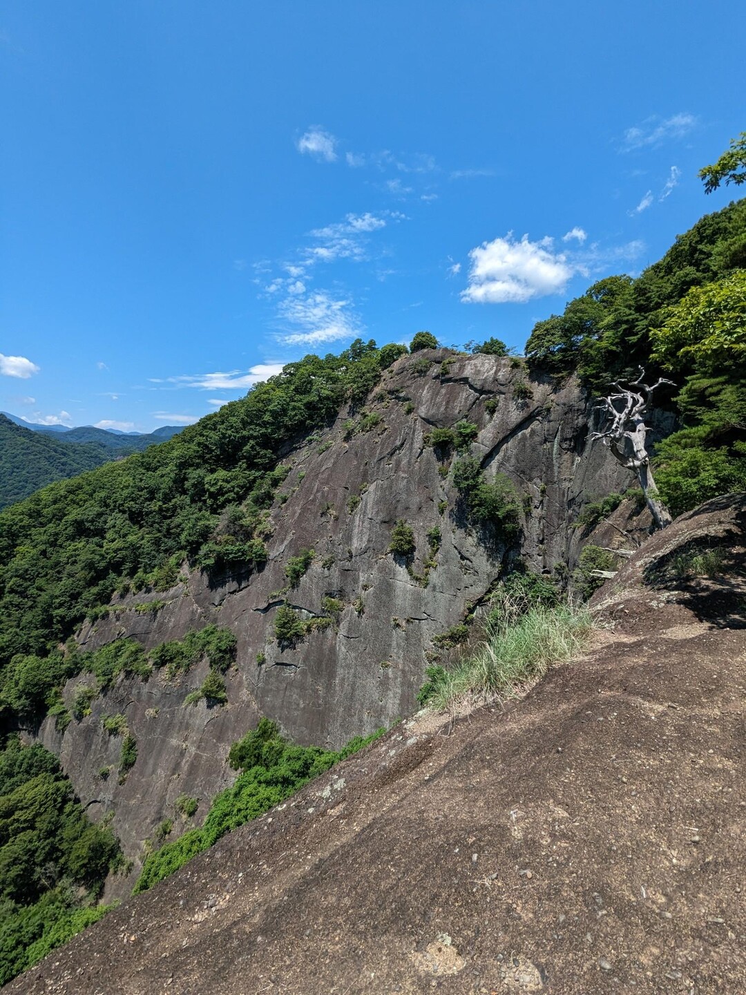 7/10(月)岩殿山の《稚児落とし》迫力... / nonさんのモーメント | YAMAP / ヤマップ