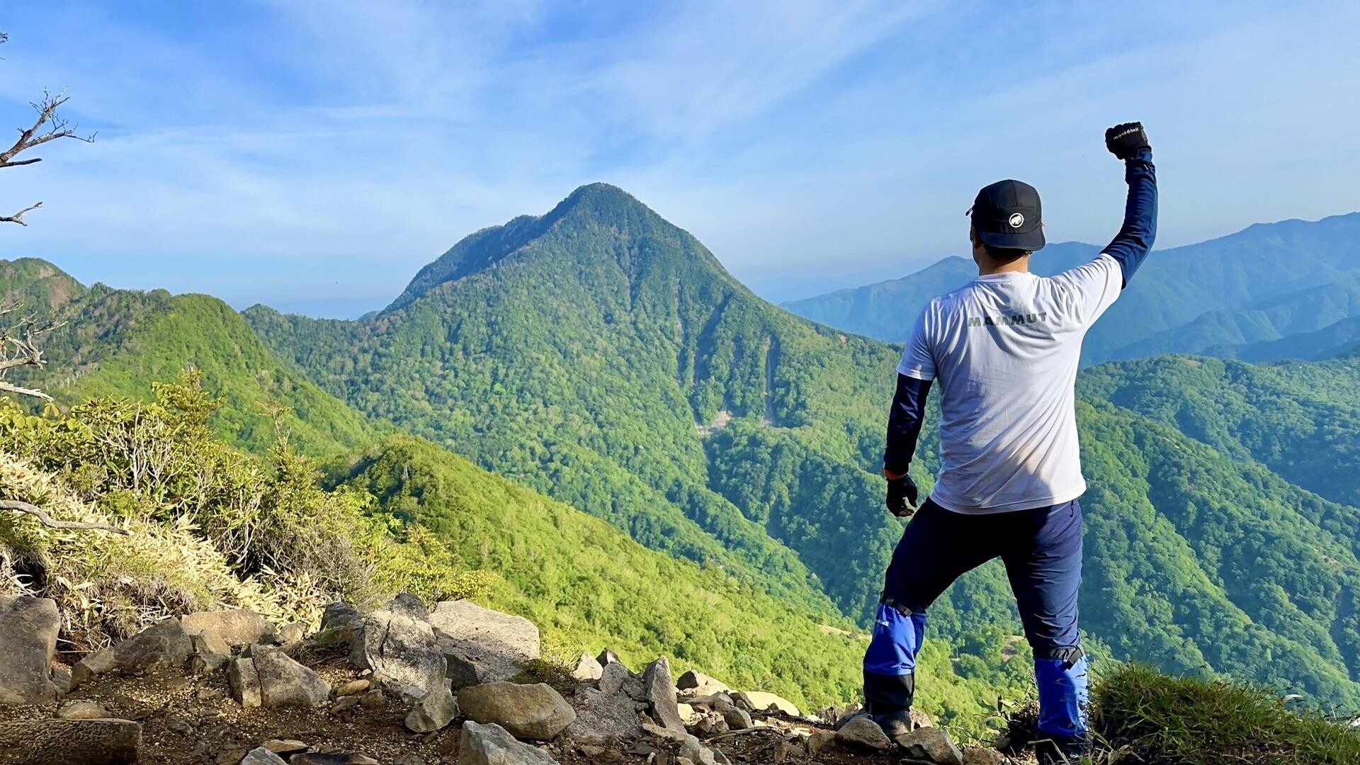 【皇海山】㊗️600座到達 SKY-HIGH👍🏻【百名山】 / えちごやあゆむさんの皇海山・袈裟丸山・庚申山の活動データ | YAMAP / ヤマップ