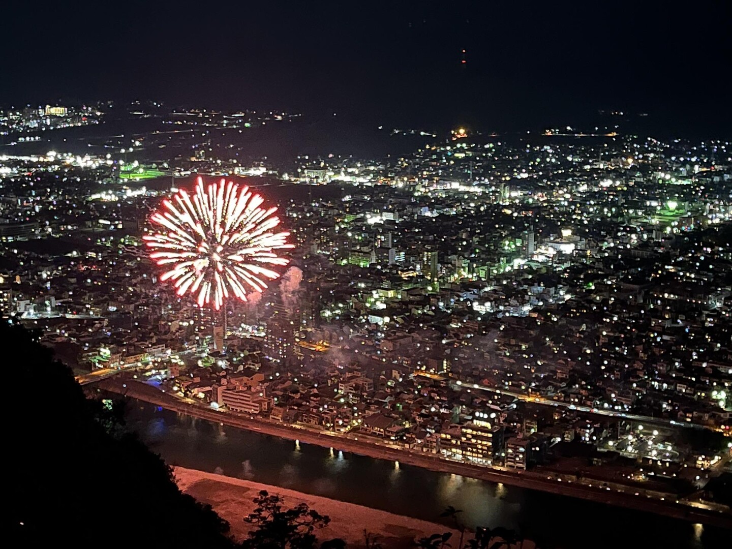 岐阜城🏯 真冬の花火 night hi... / chi_aki☆さんのモーメント | YAMAP / ヤマップ