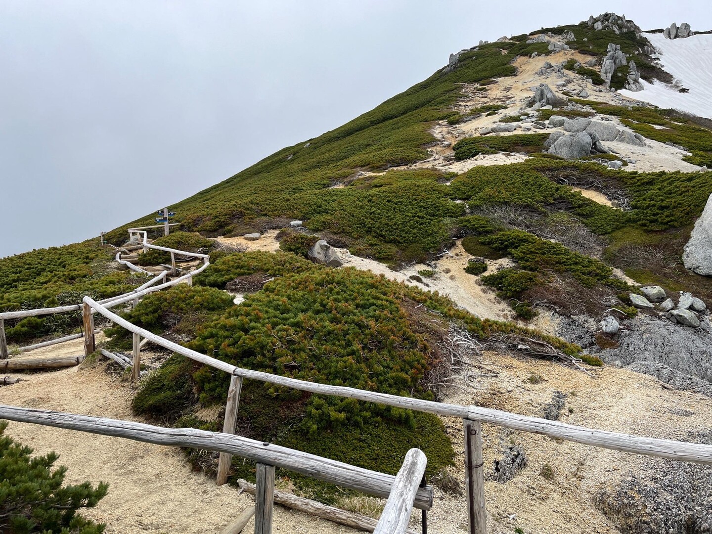空木岳【日本百名山50座目 】 / yukky..さんの木曽駒ヶ岳・空木岳・越百山の活動データ | YAMAP / ヤマップ