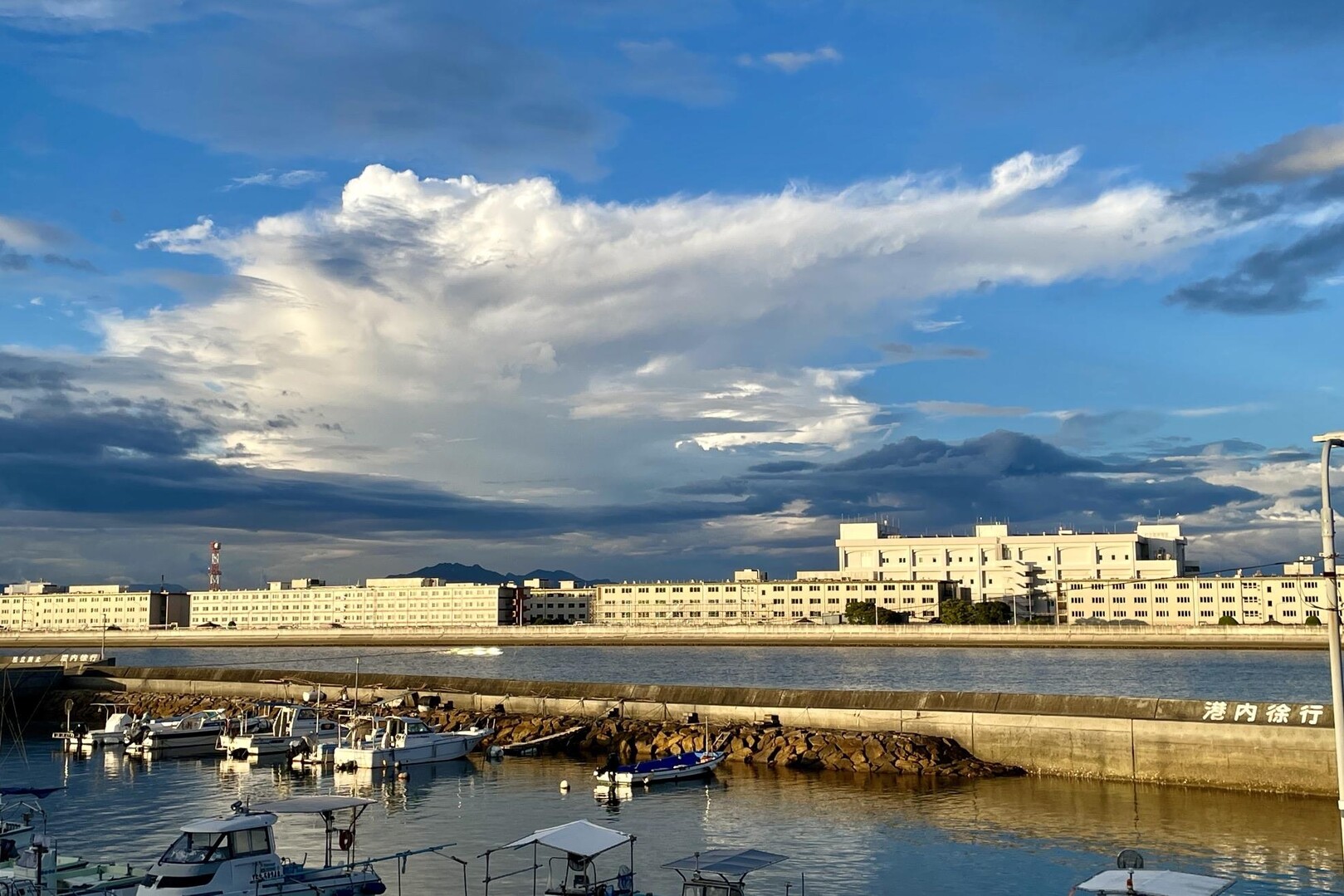 岩国ベース 夕陽があたり、美しい積乱雲が... / GONKEさんのモーメント | YAMAP / ヤマップ